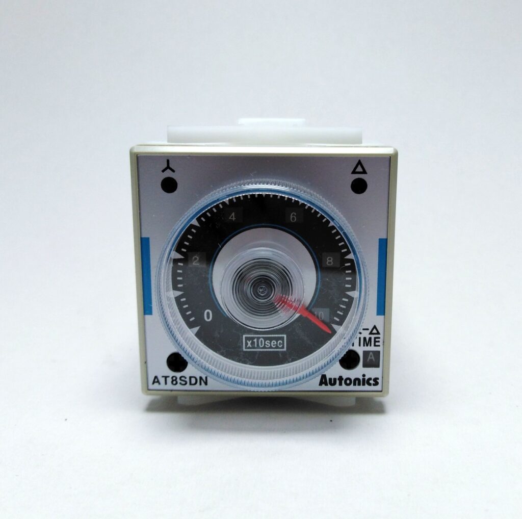 TIMER ESTRELLA DELTA AUTONICS 8P